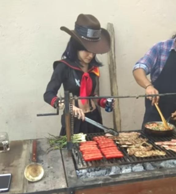 Ryuko Matoi making barbecue (credits to: https://www.instagram.com/s.meriweather/) | Scrolller
