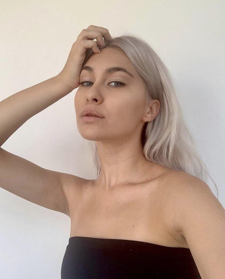 Sabina, instagrameriță | Scrolller