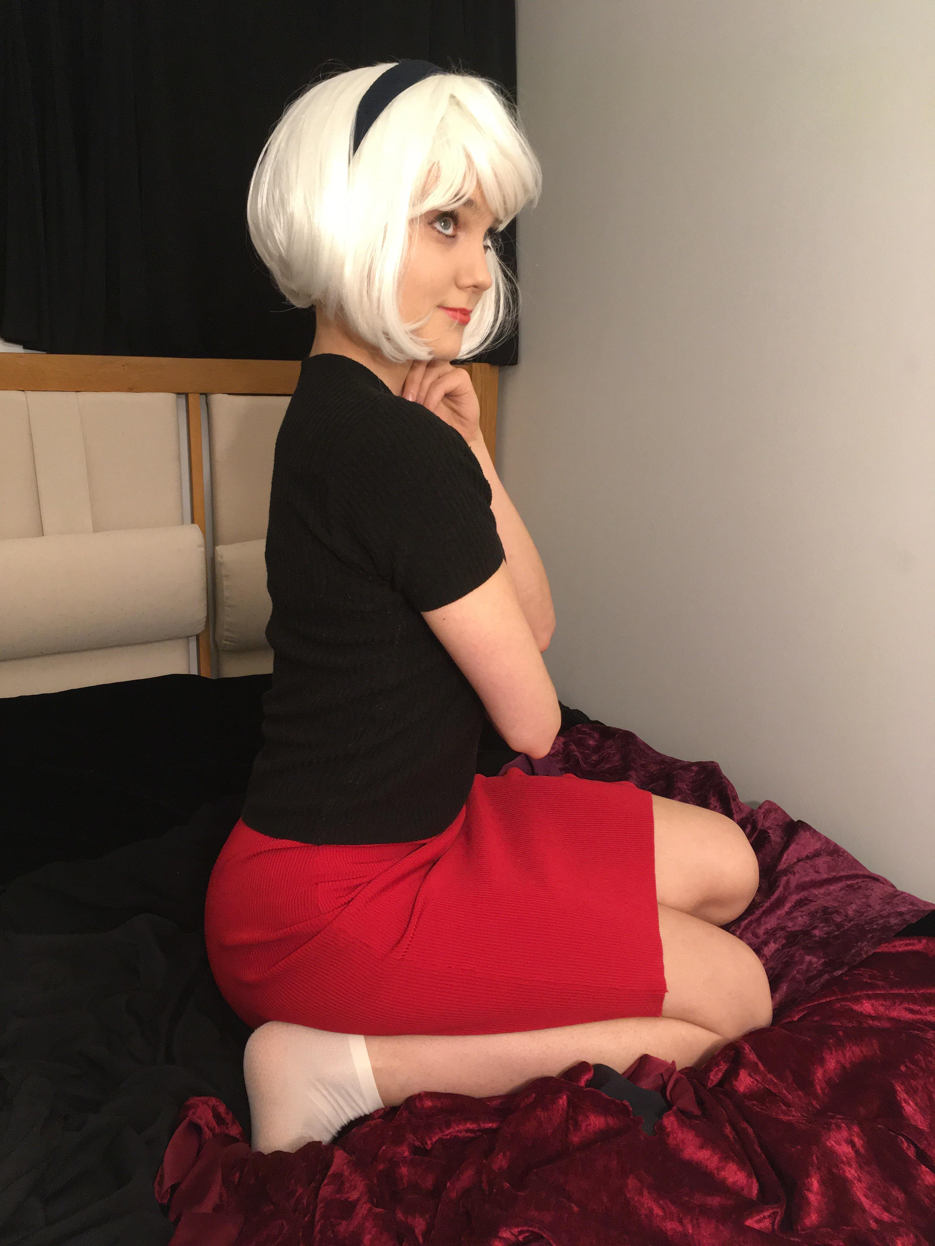 Cheap budget Sabrina cosplay | Scrolller