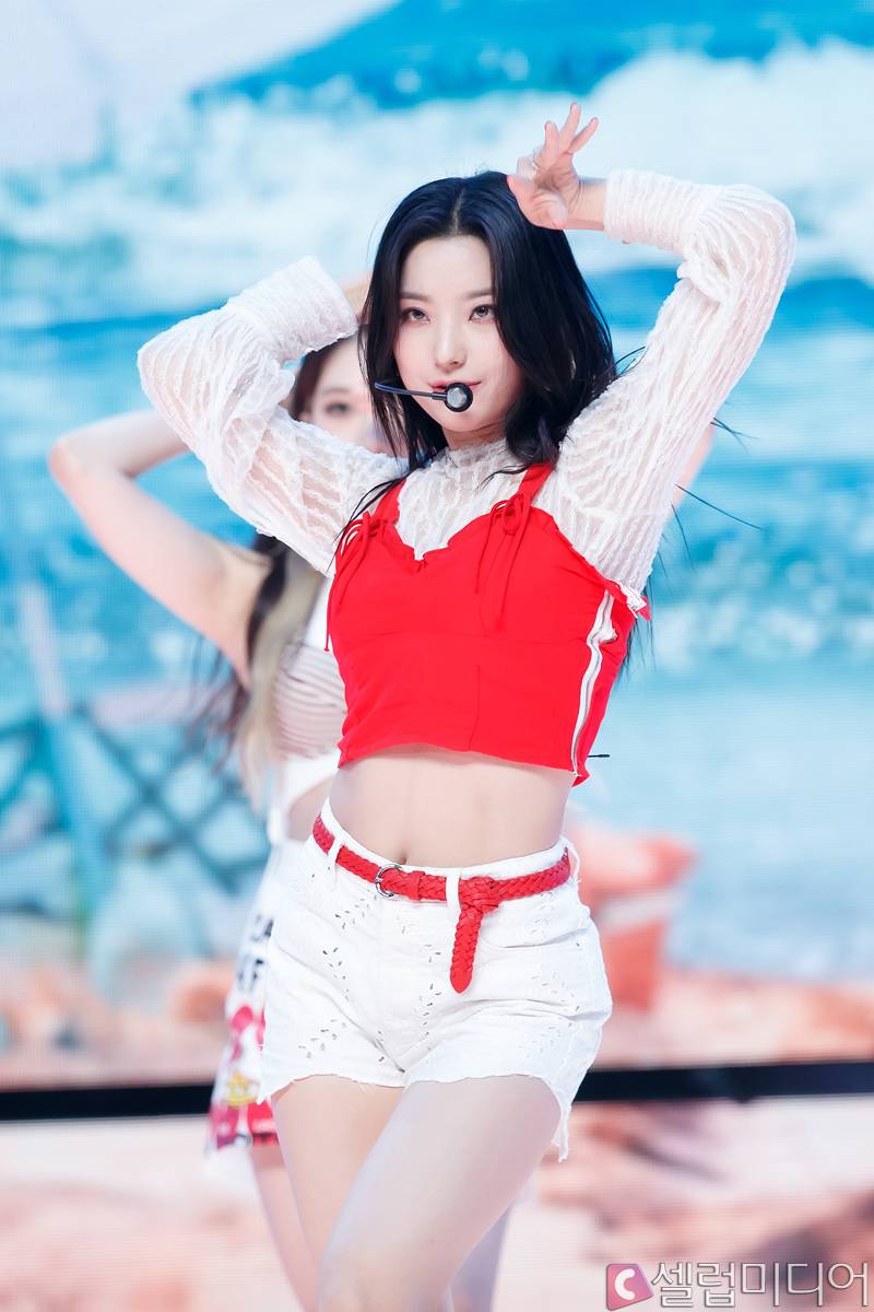 Saerom | Scrolller