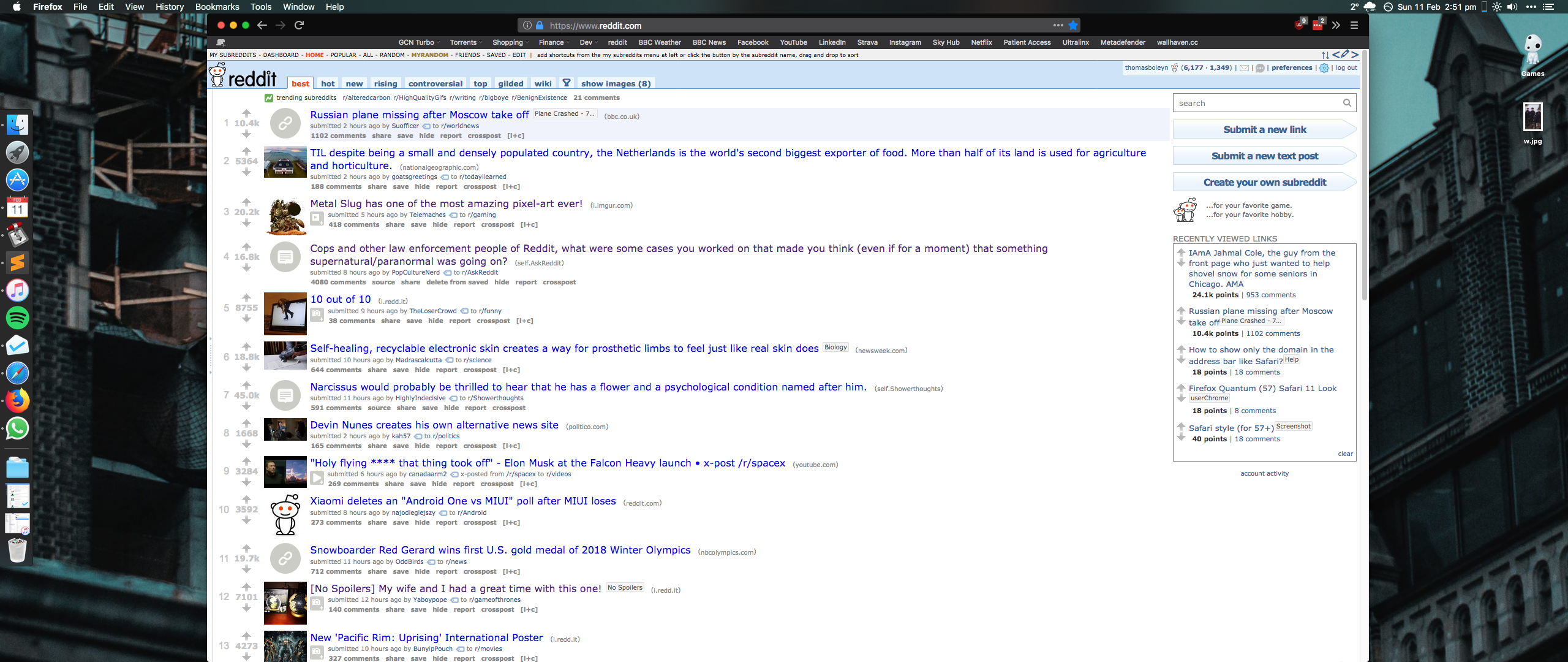 Safari/Firefox hybrid - dark style | Scrolller