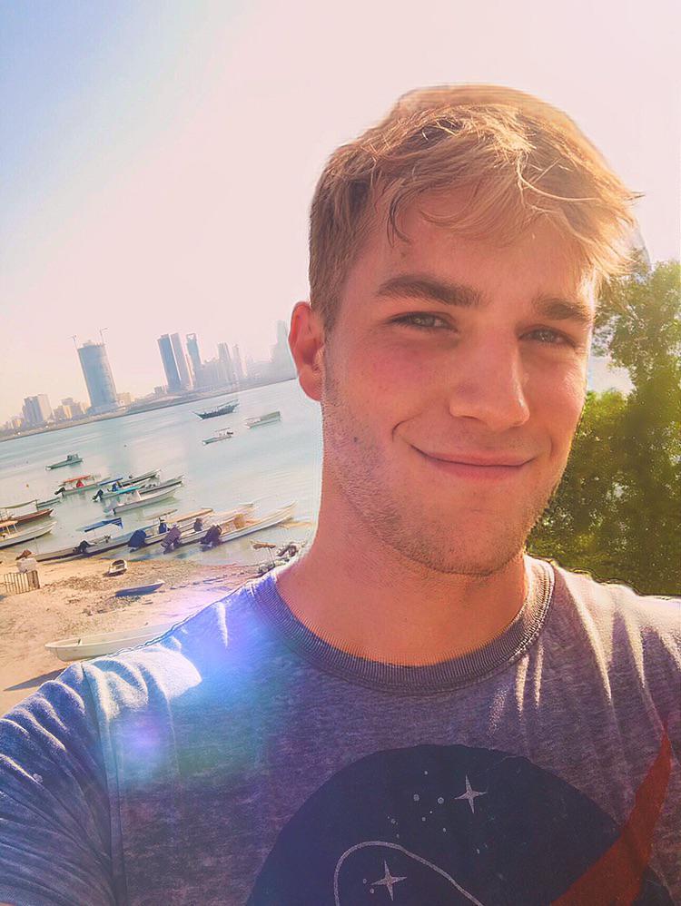 Safe for work face | Scrolller