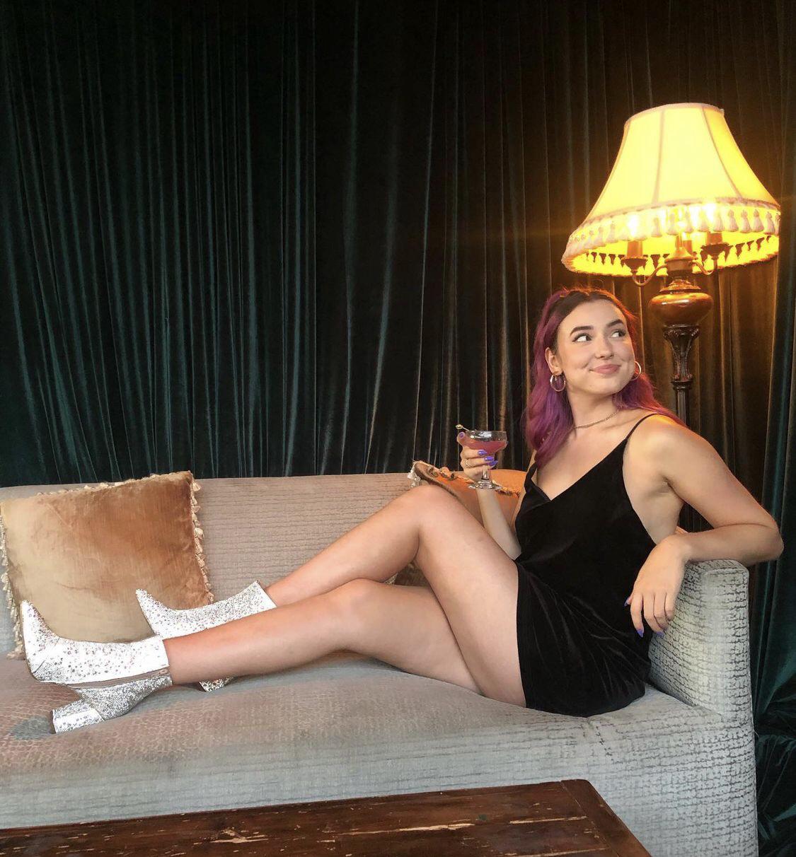 Samantha Fekete on her way to the stripper club | Scrolller