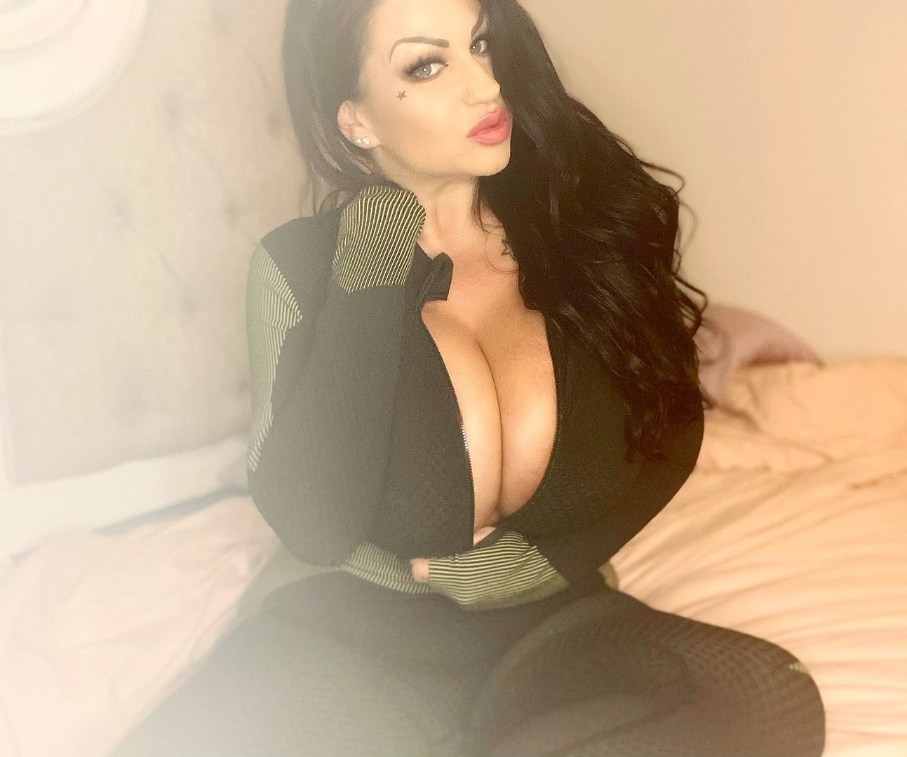 Samantha Mack | Scrolller