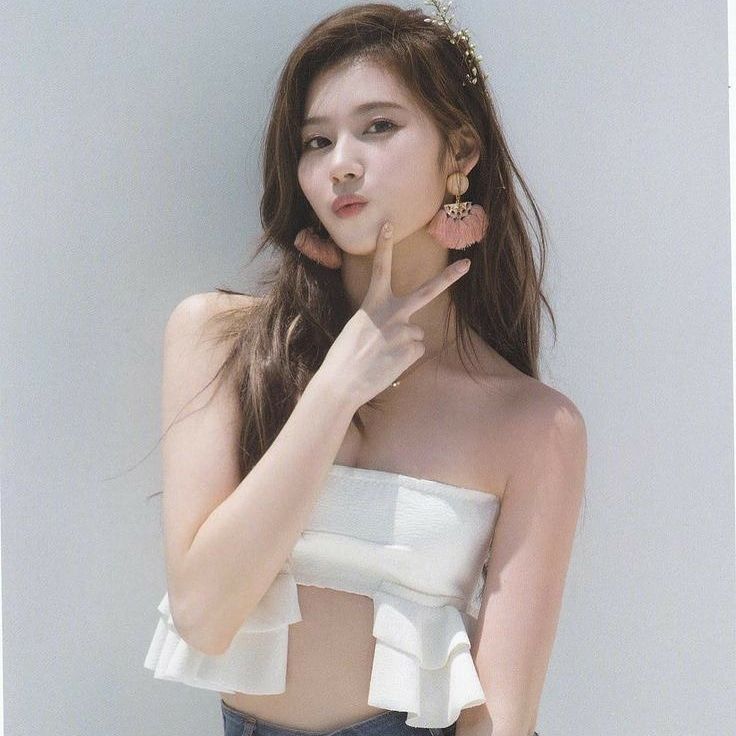 Sana | Scrolller