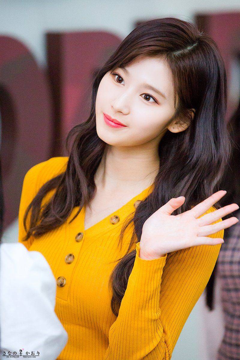 Sana | Scrolller