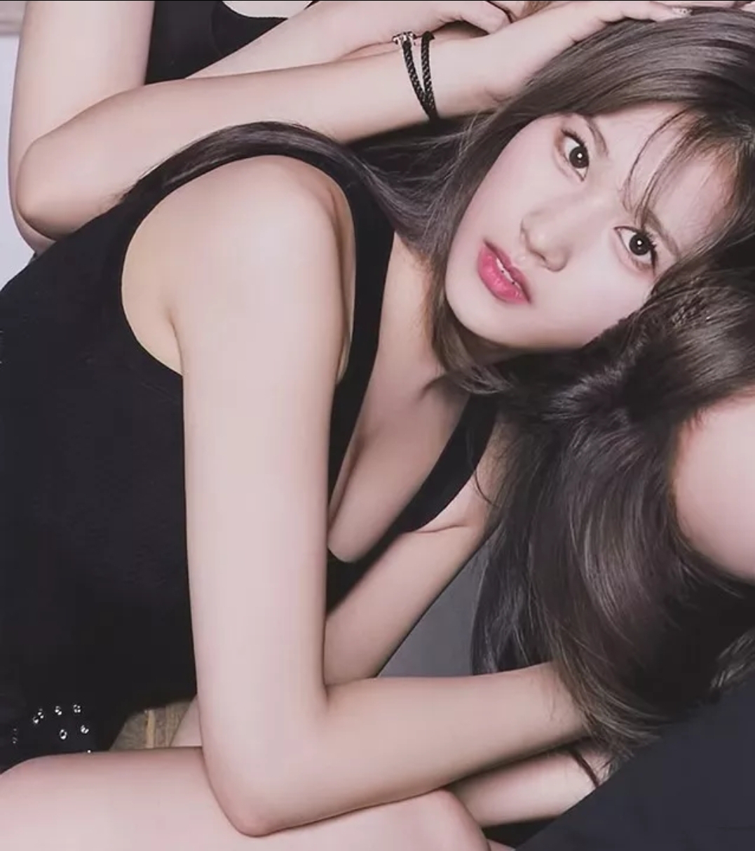 Sana - black top | Scrolller