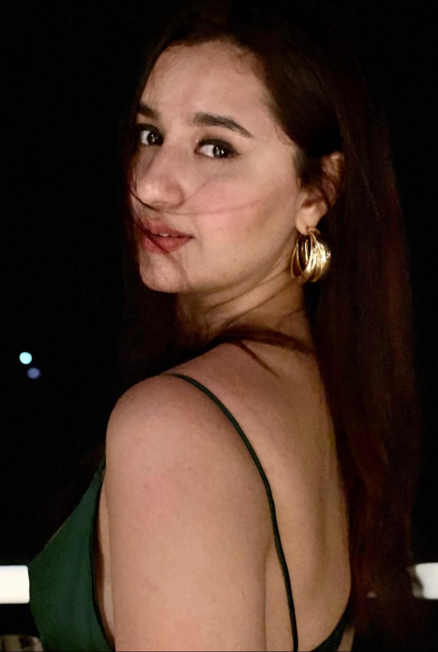 Sanaya Pithawala meaty milky back | Scrolller