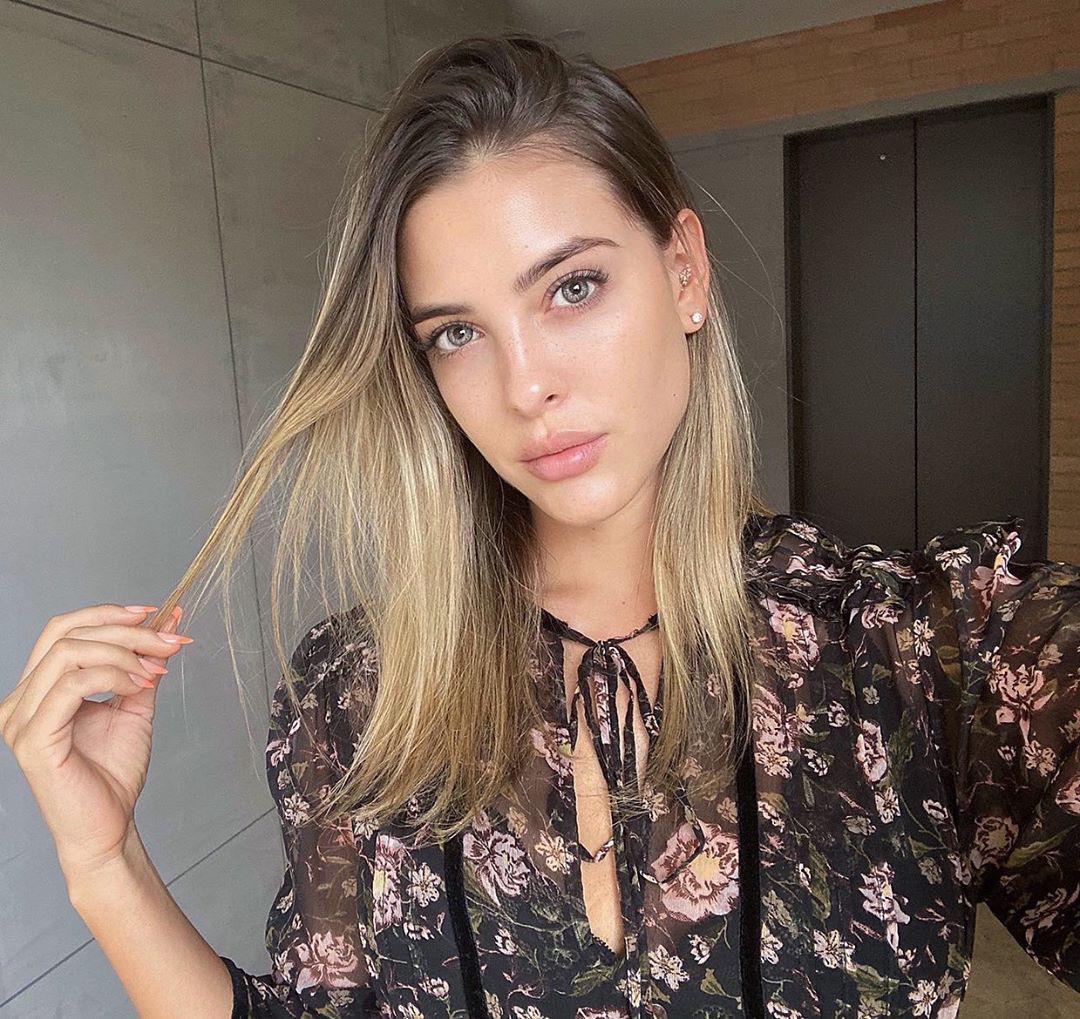 Sandra is Stunning | Scrolller