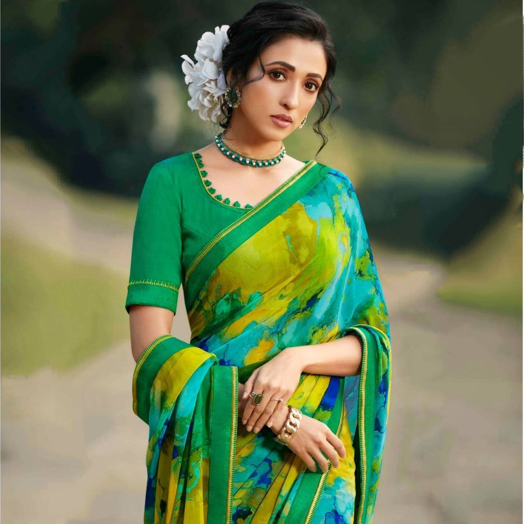Saree Beauty - iris | Scrolller