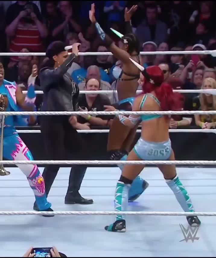 Sasha Banks | Scrolller