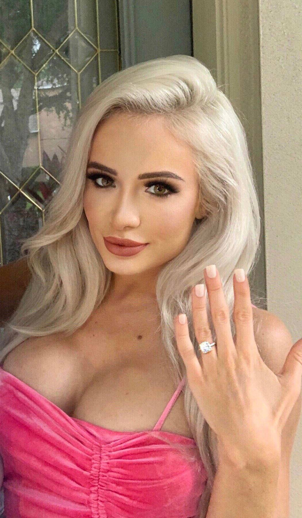 Scarlett | Scrolller