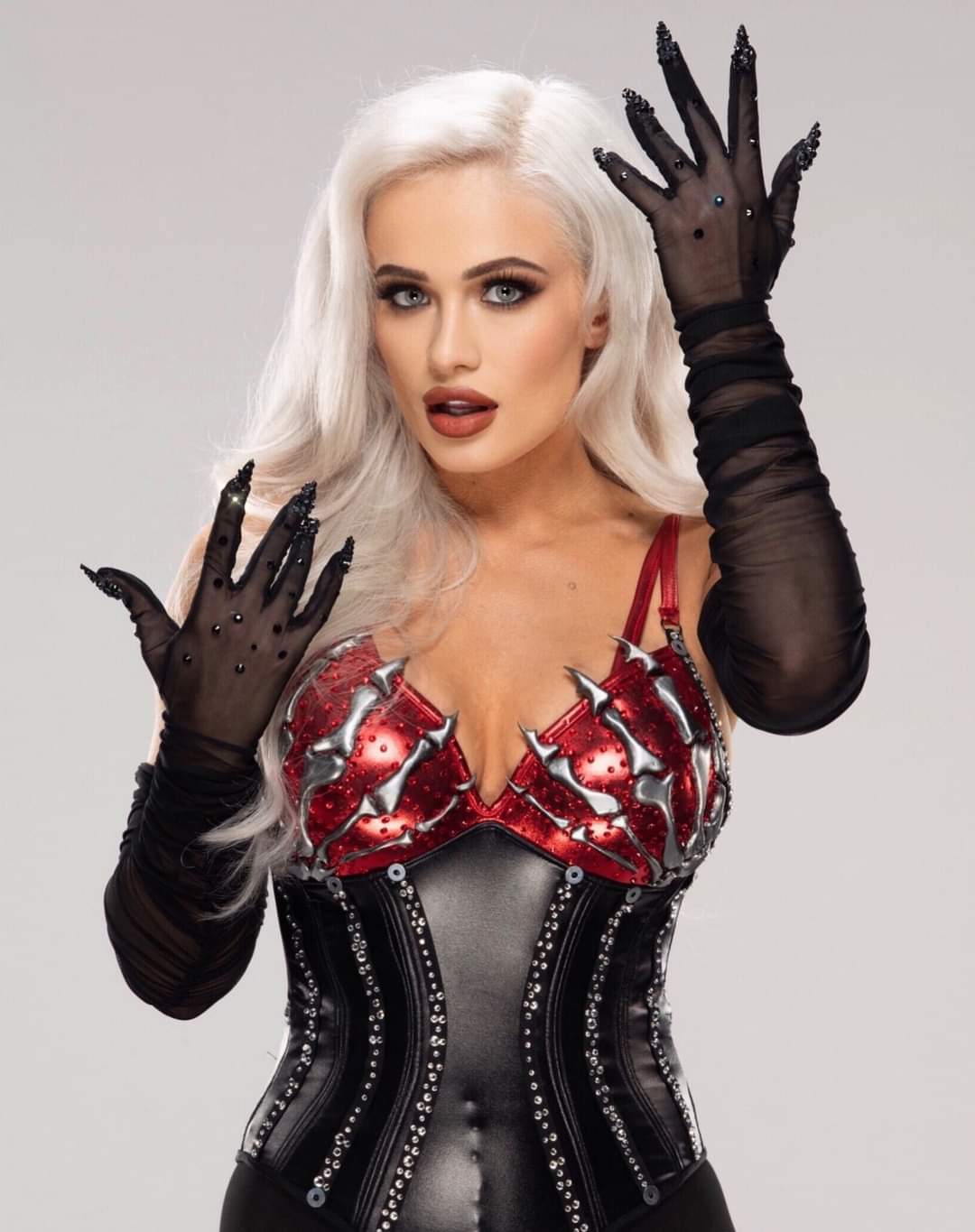 Scarlett | Scrolller