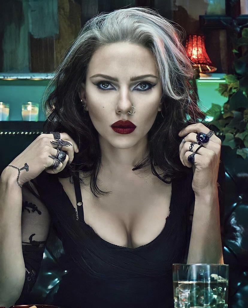 Scarlett is so hot as a goth | Scrolller