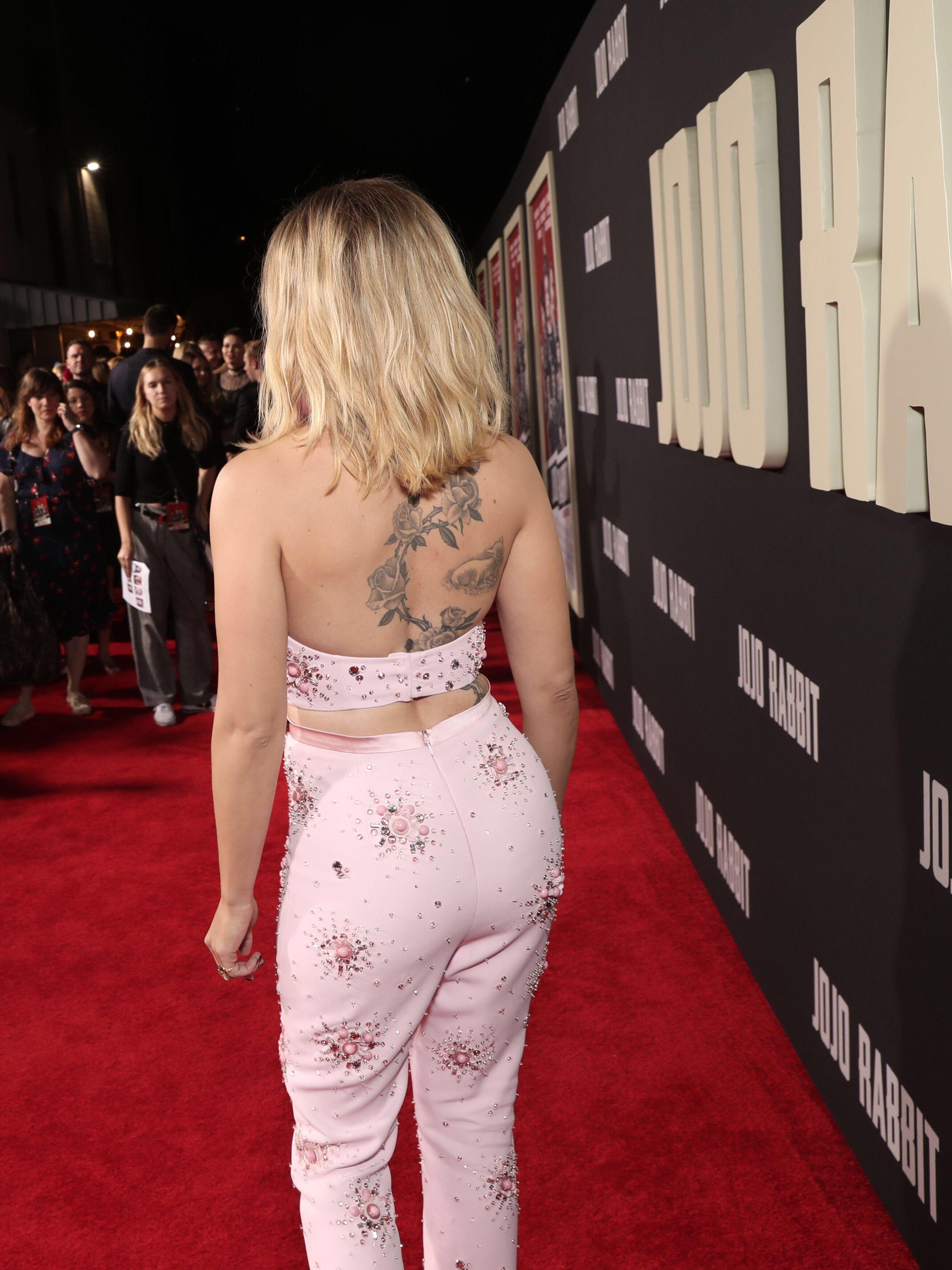 Scarlett Johansson’s back side | Scrolller