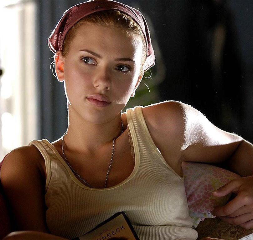 Scarlett Johansson’s mouth is beyond perfect | Scrolller