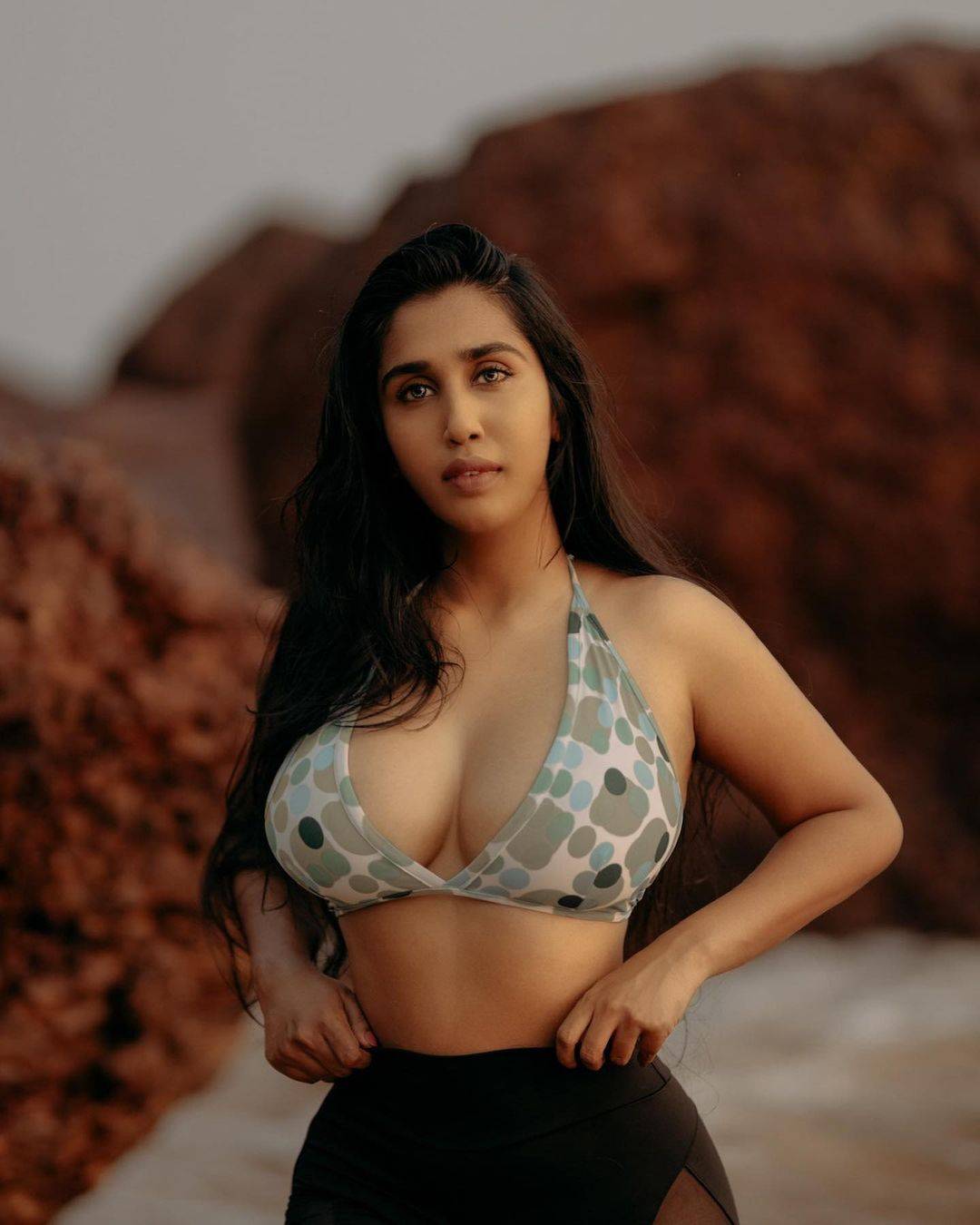 Scarlett Rose | Scrolller