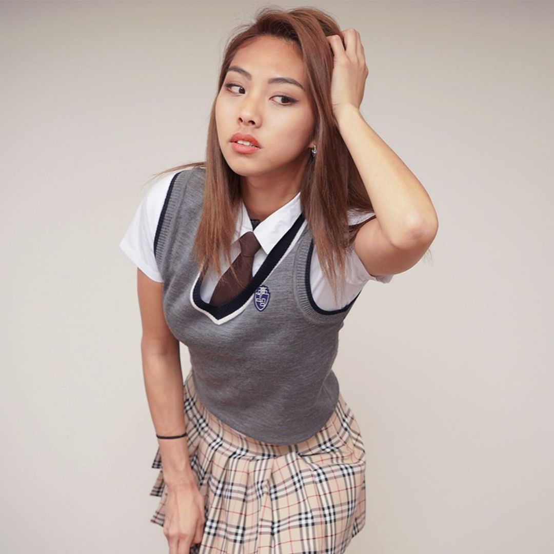 Schoolgirl 2 | Scrolller