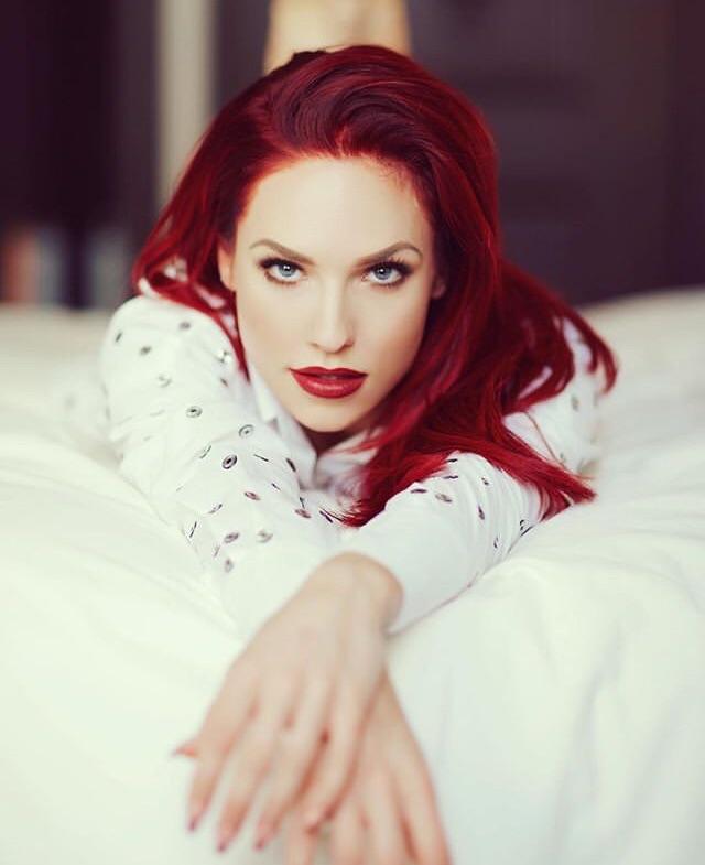 Seductive. | Scrolller