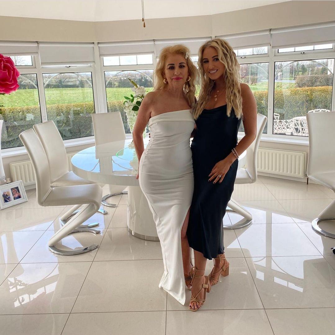 See through | Scrolller