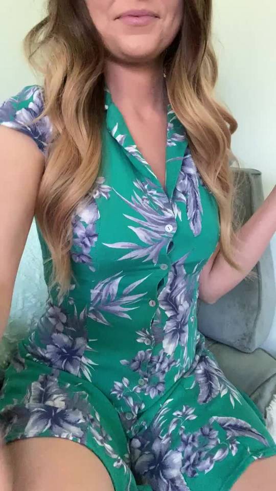 The world needs more adorable sweet babes. Breed me. | Scrolller