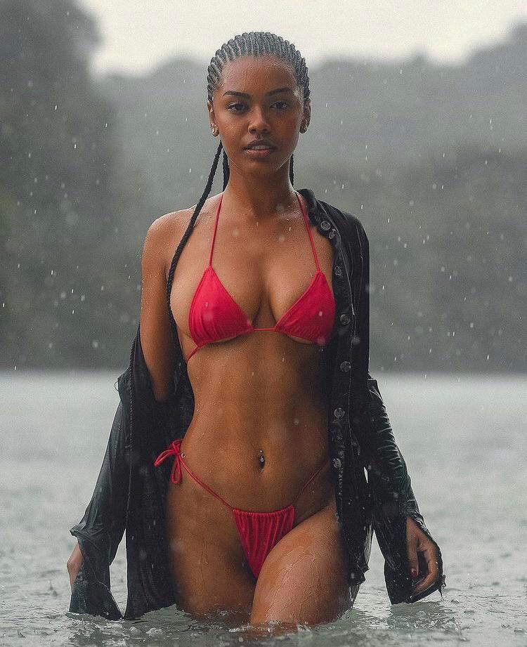 Selena Jutton | Scrolller