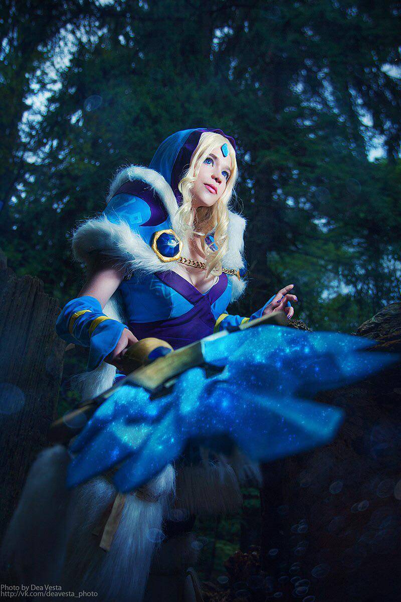 [self] Cosplay Crystal Maiden from Dota 2 | Scrolller