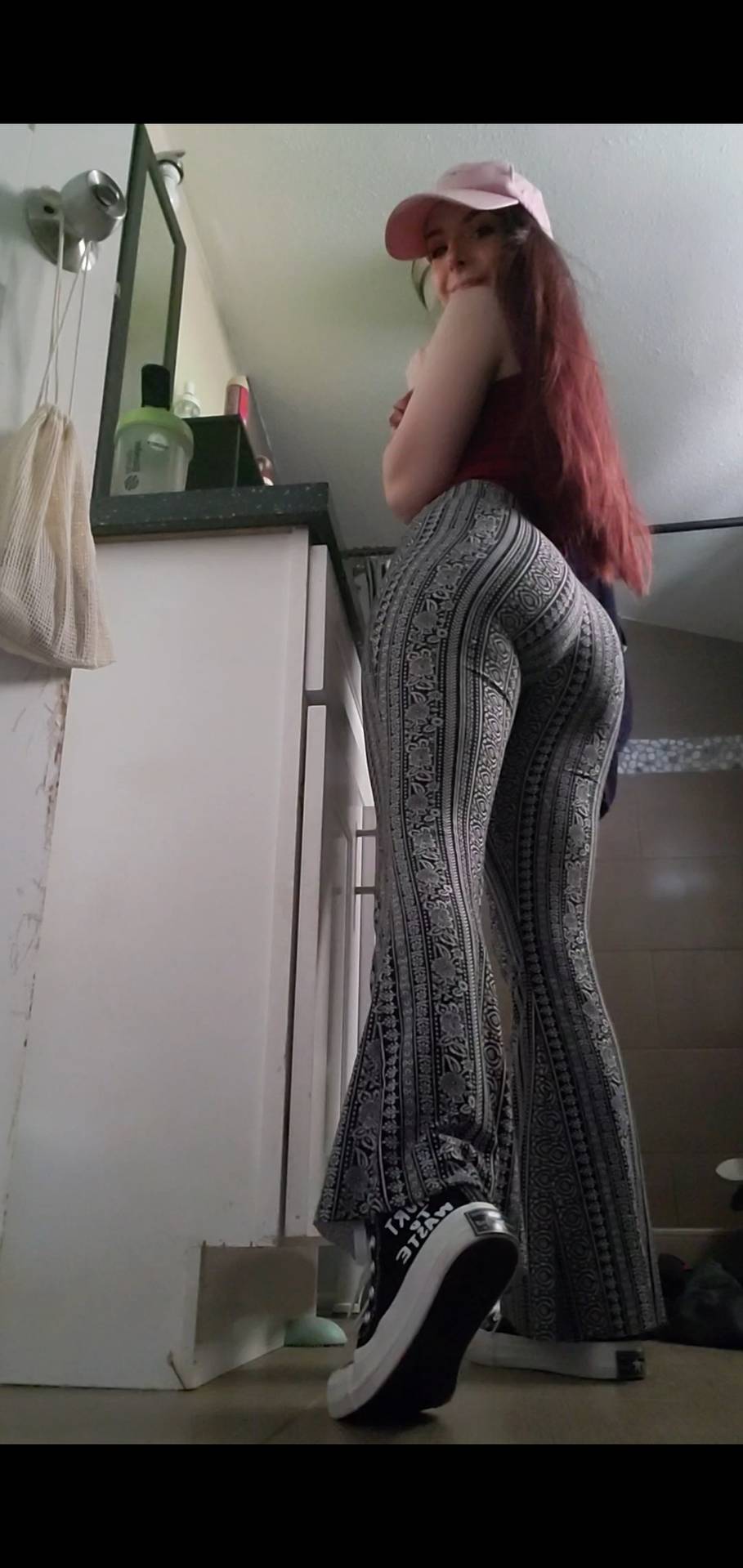 [SELF] How tall do I look? 🙈 | Scrolller