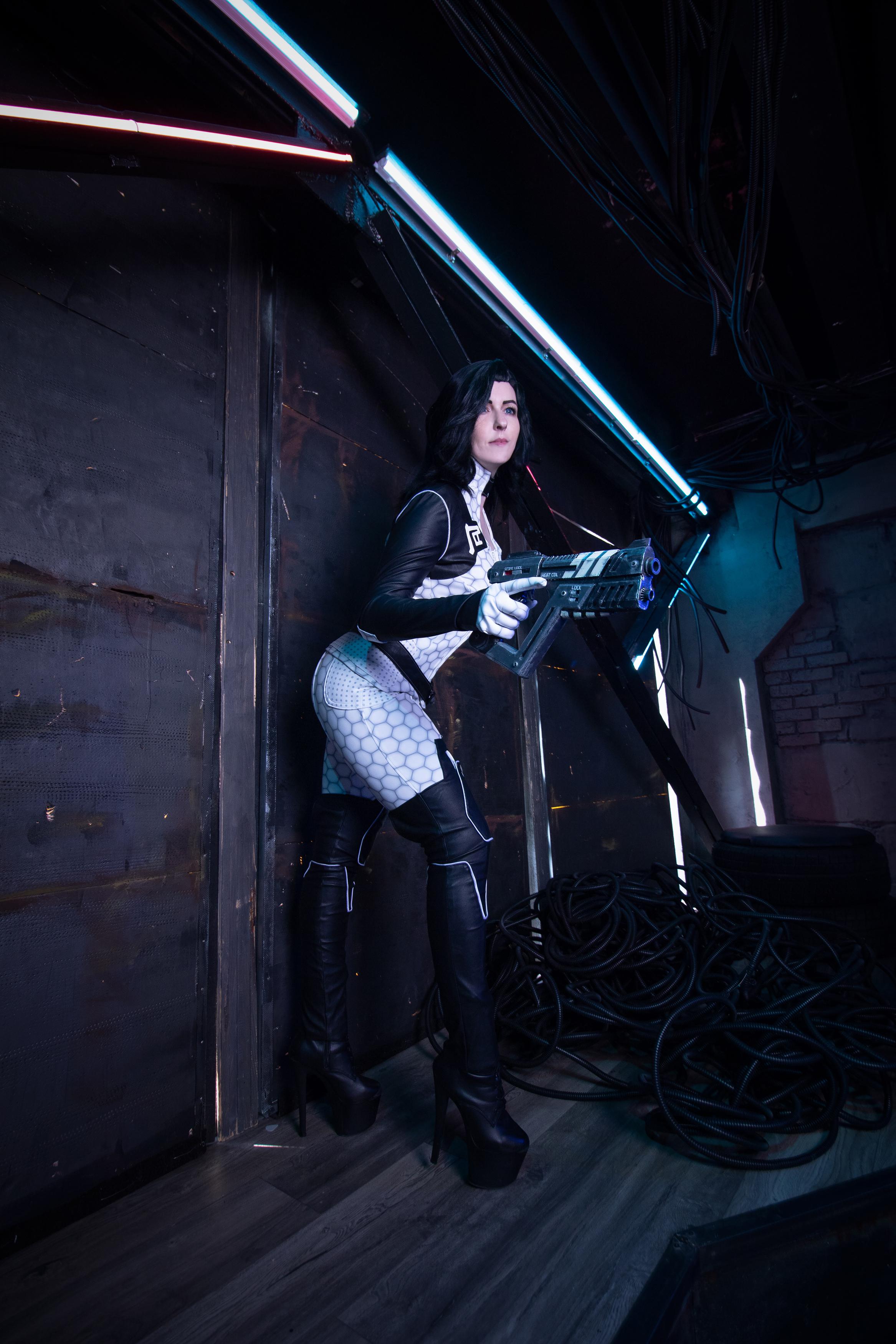 [Self] Miranda Lawson - Mass Effect - Cosplay by Sweet Calamity | Scrolller
