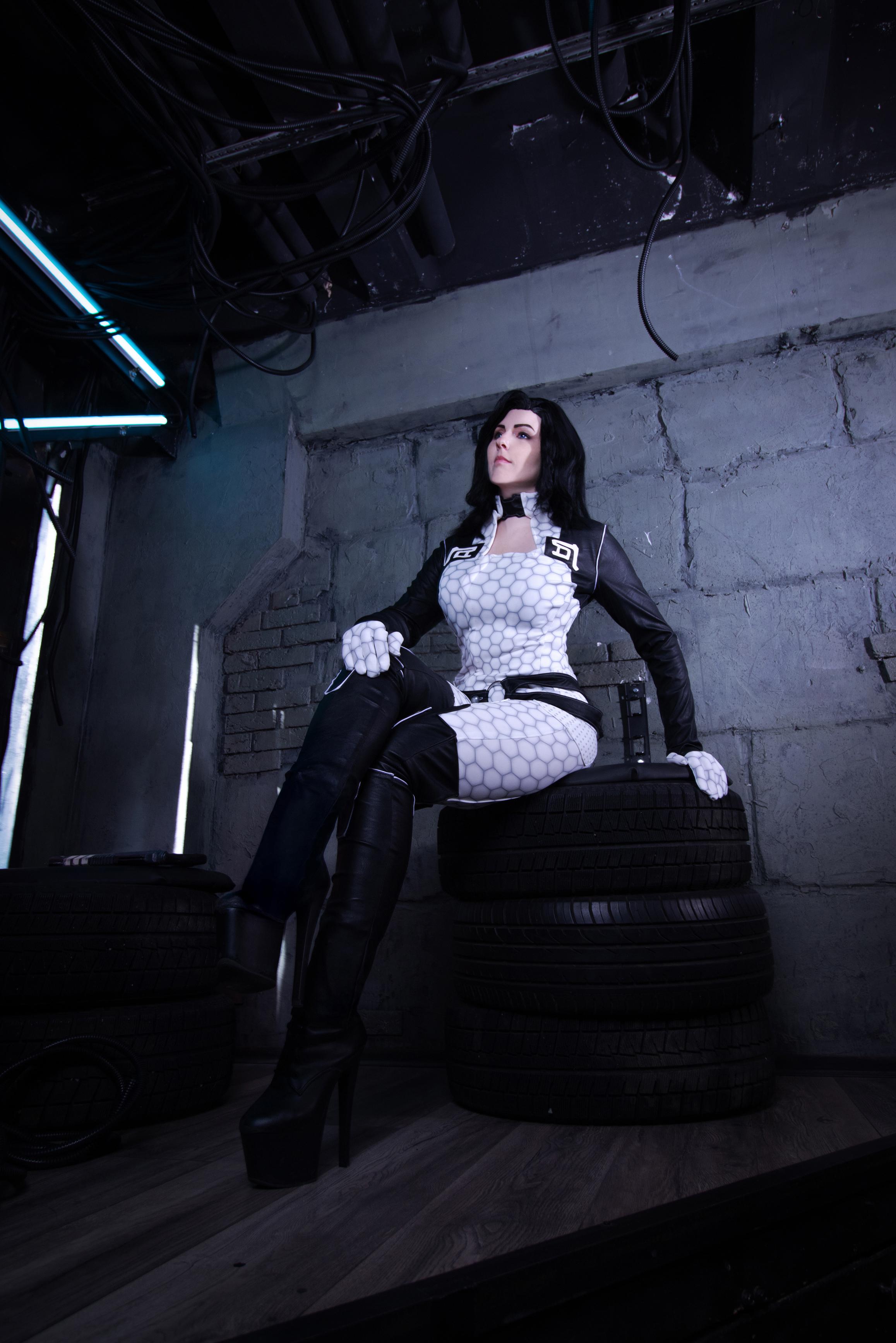 [Self] Miranda Lawson - Mass Effect - Cosplay by Sweet Calamity | Scrolller