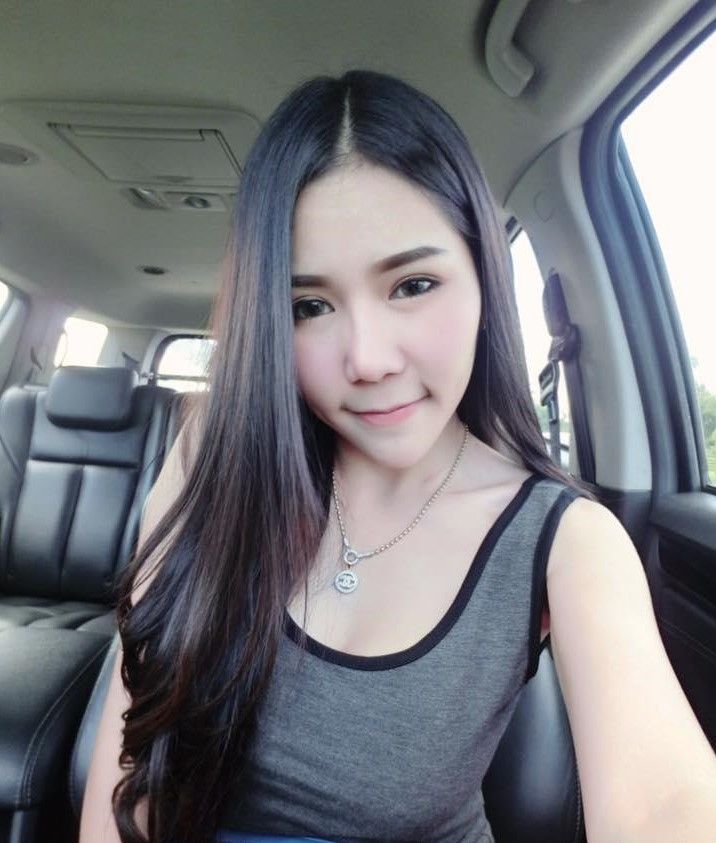 Selfie in the car | Scrolller