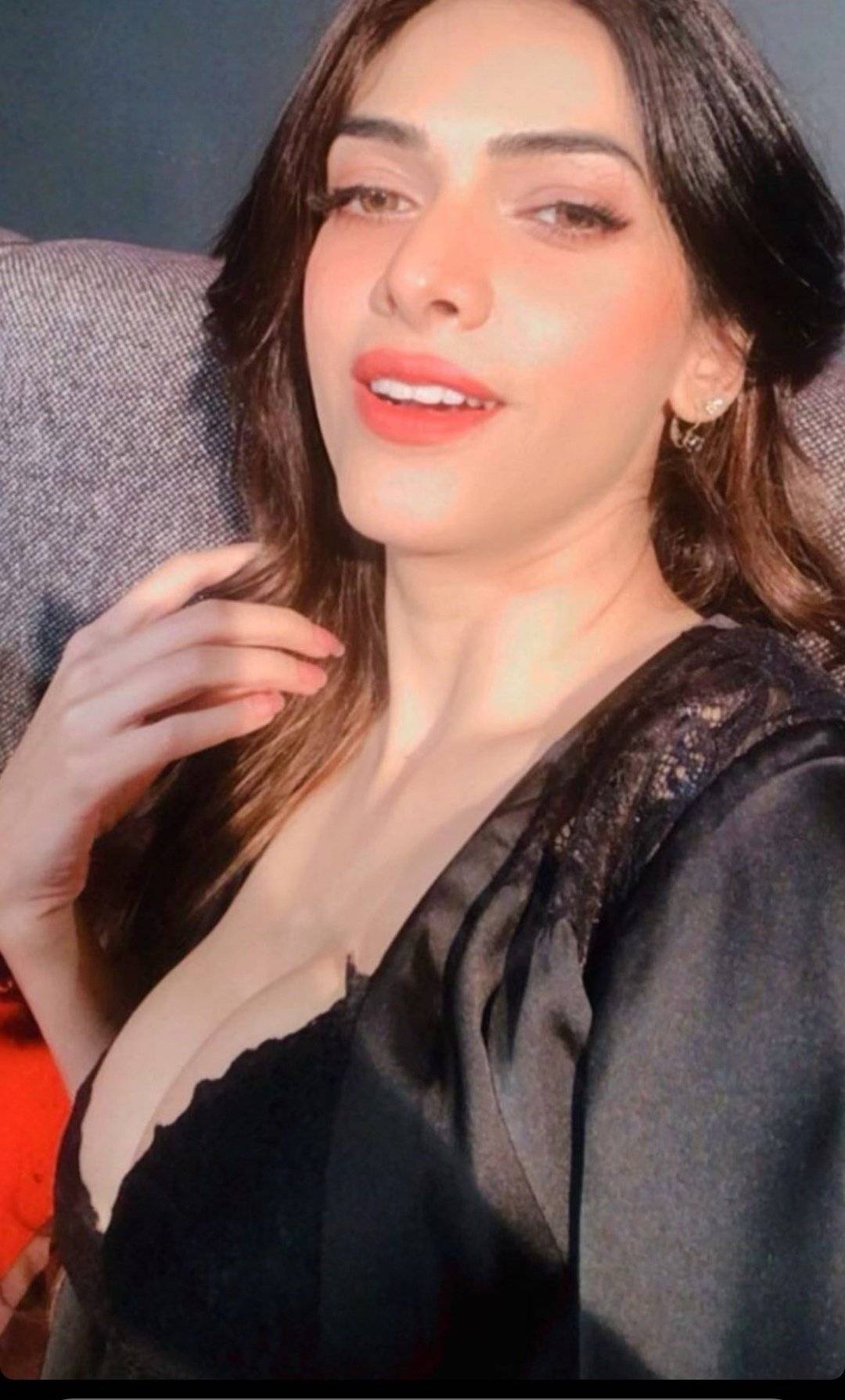 Selfie time.😎 | Scrolller