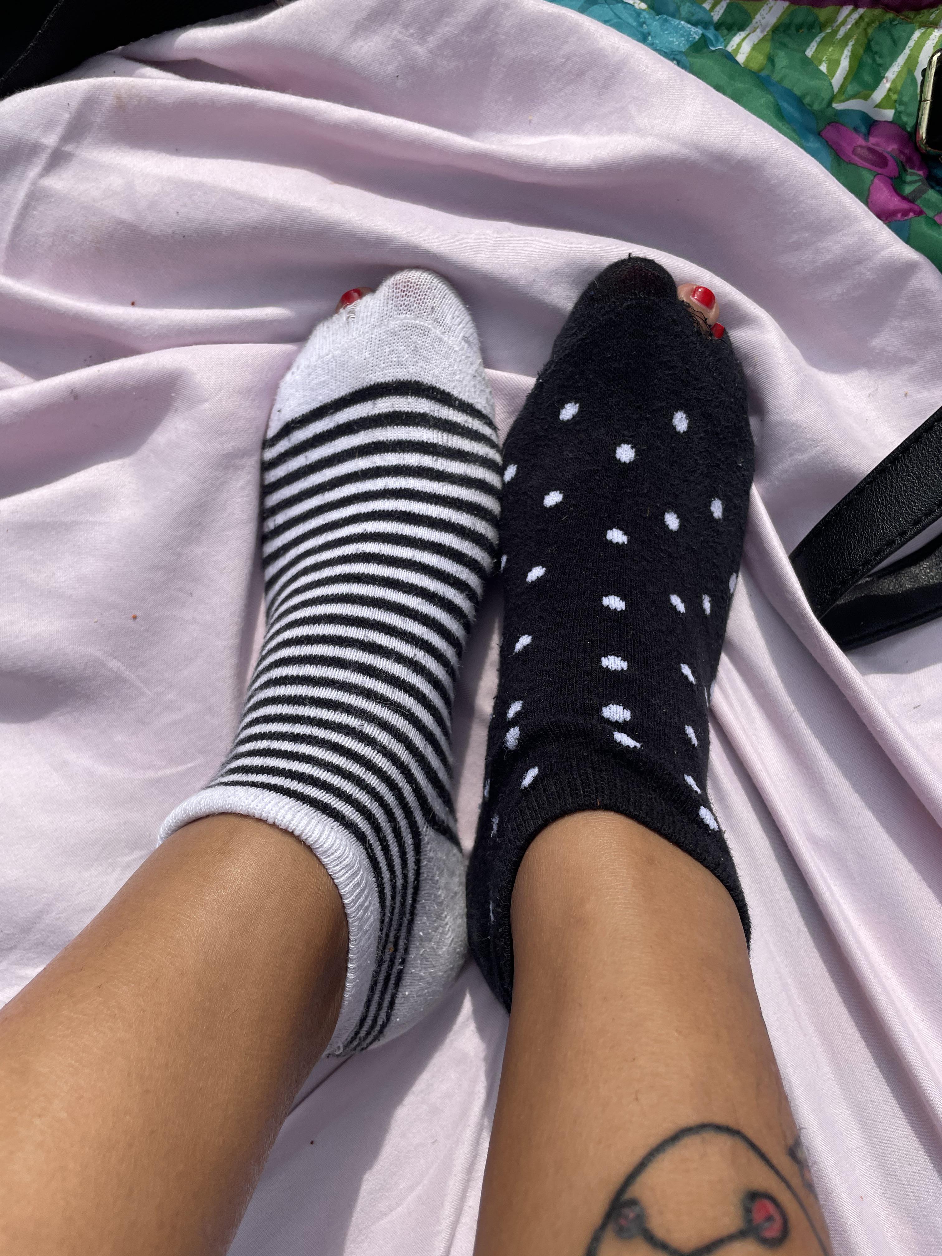 [selling] these peek-a-boo smelly socks😇 | Scrolller