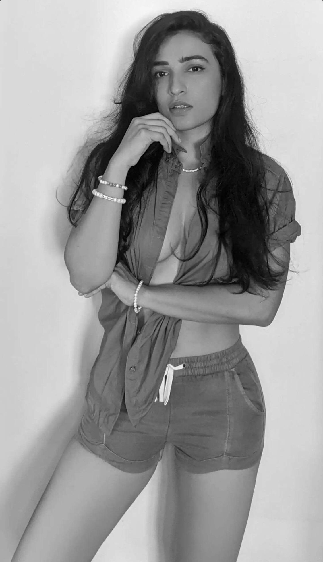 Serin george | Scrolller