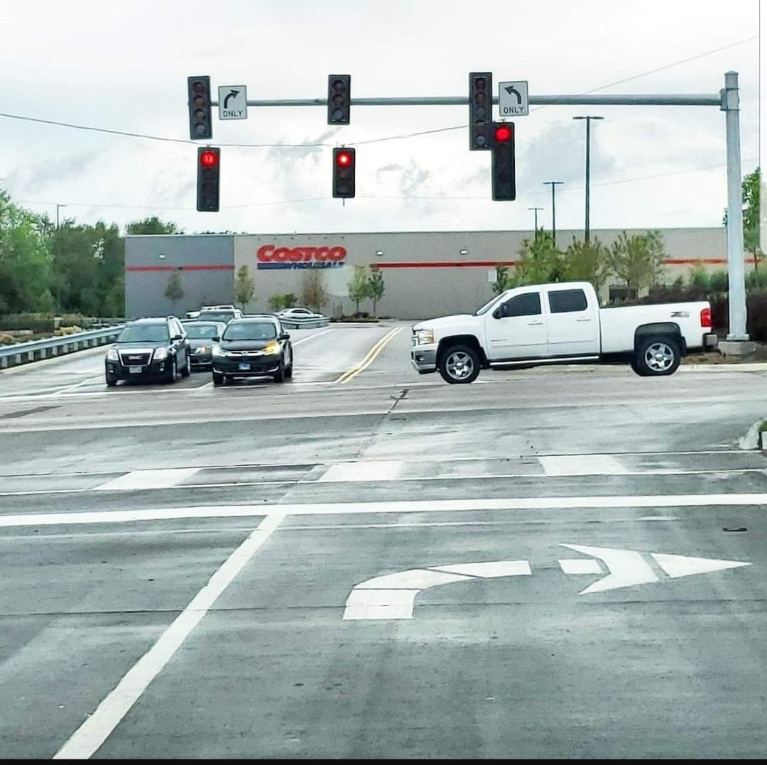 Seriously, how does this happen? | Scrolller