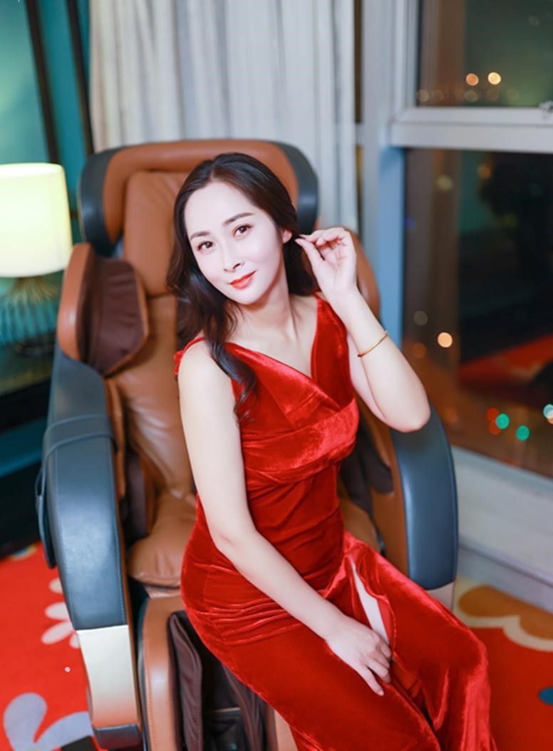 Sexy Chinese Lady Scrolller 