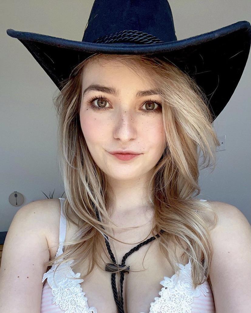 Sexy cowgirl, yeehaaaw | Scrolller