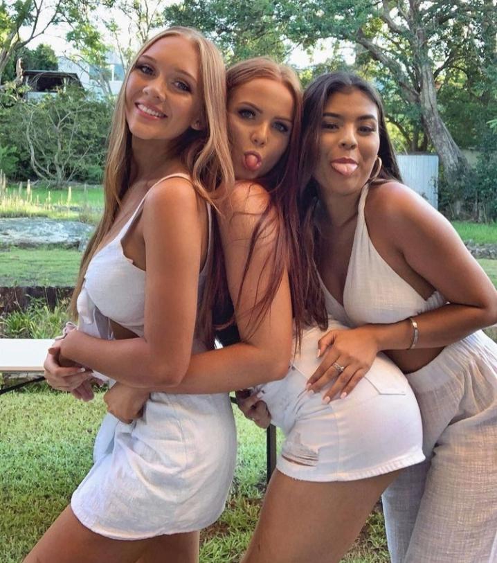 Sexy girls in white | Scrolller