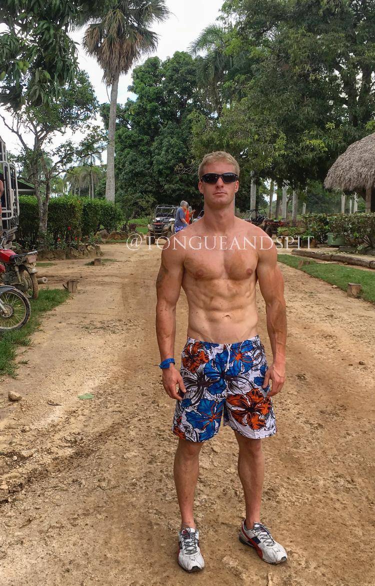 Sexy Muscle Blonde | Scrolller