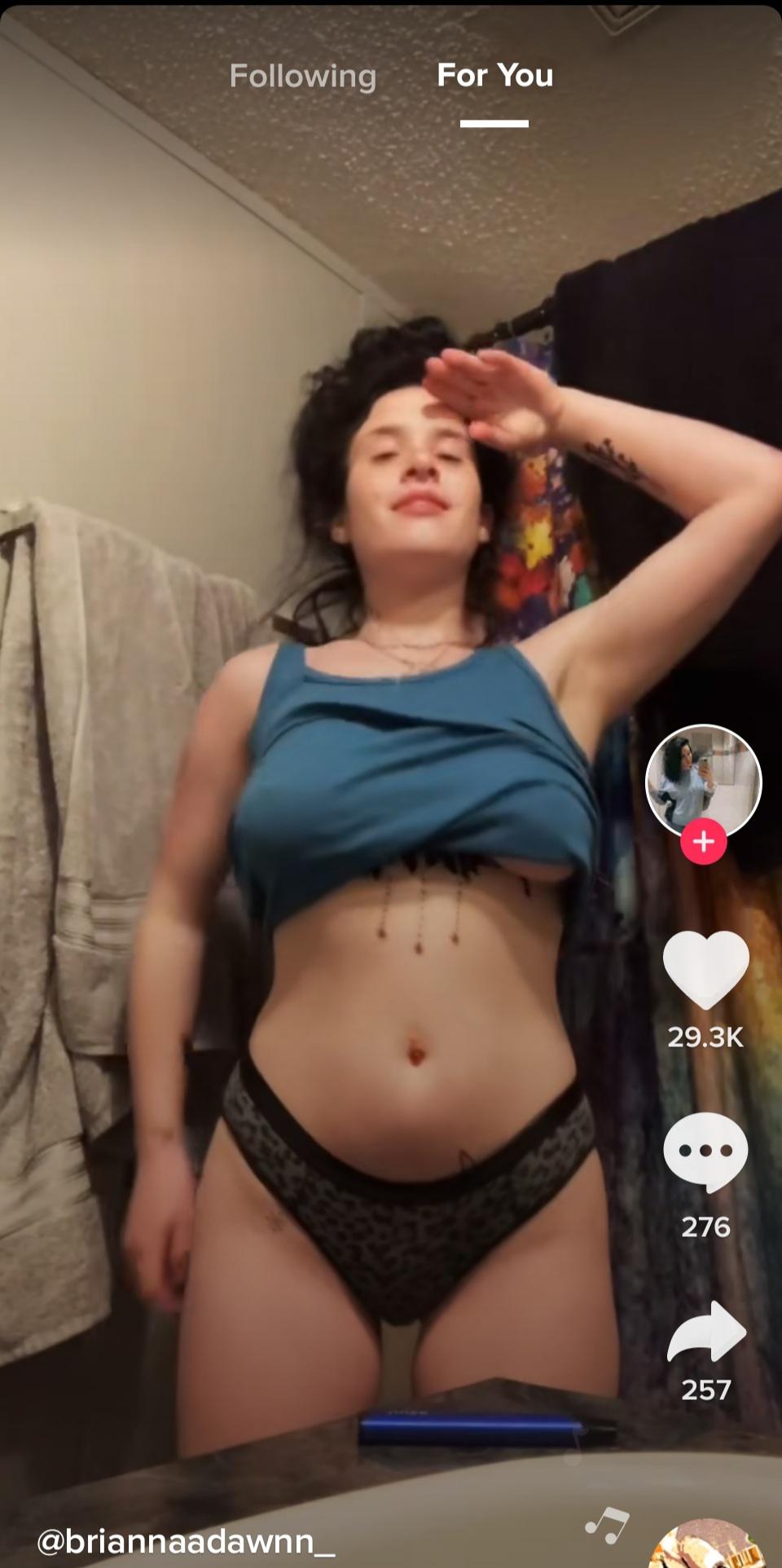 Sexy salute | Scrolller