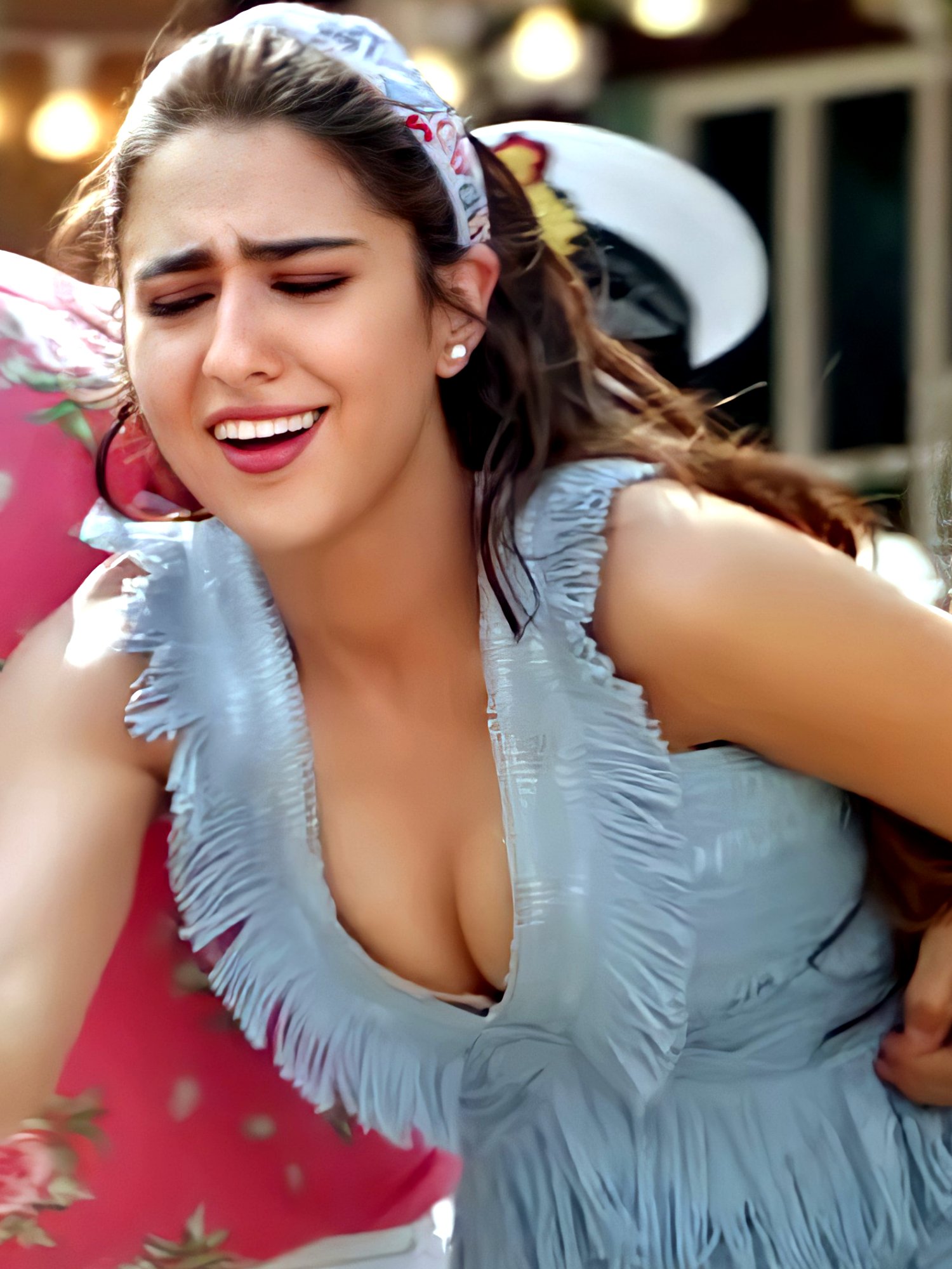 Sexy Sara Ali Khan! | Scrolller