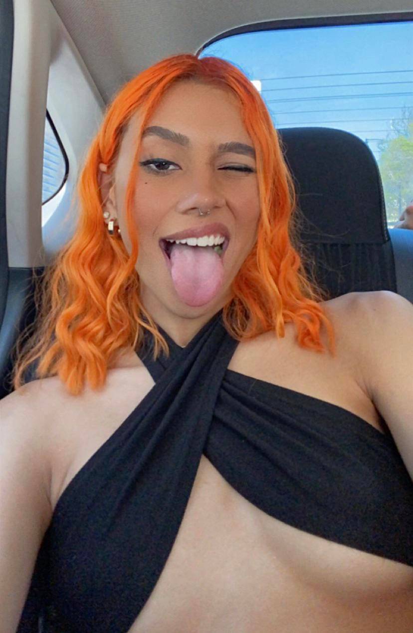 Sexy tongue | Scrolller