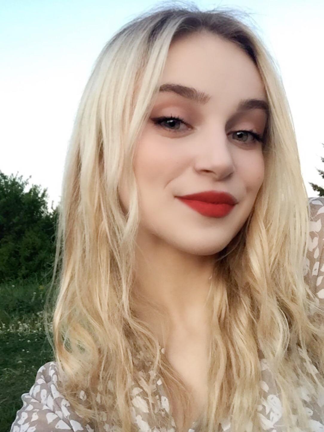 SFW. Miss this red lip look. | Scrolller