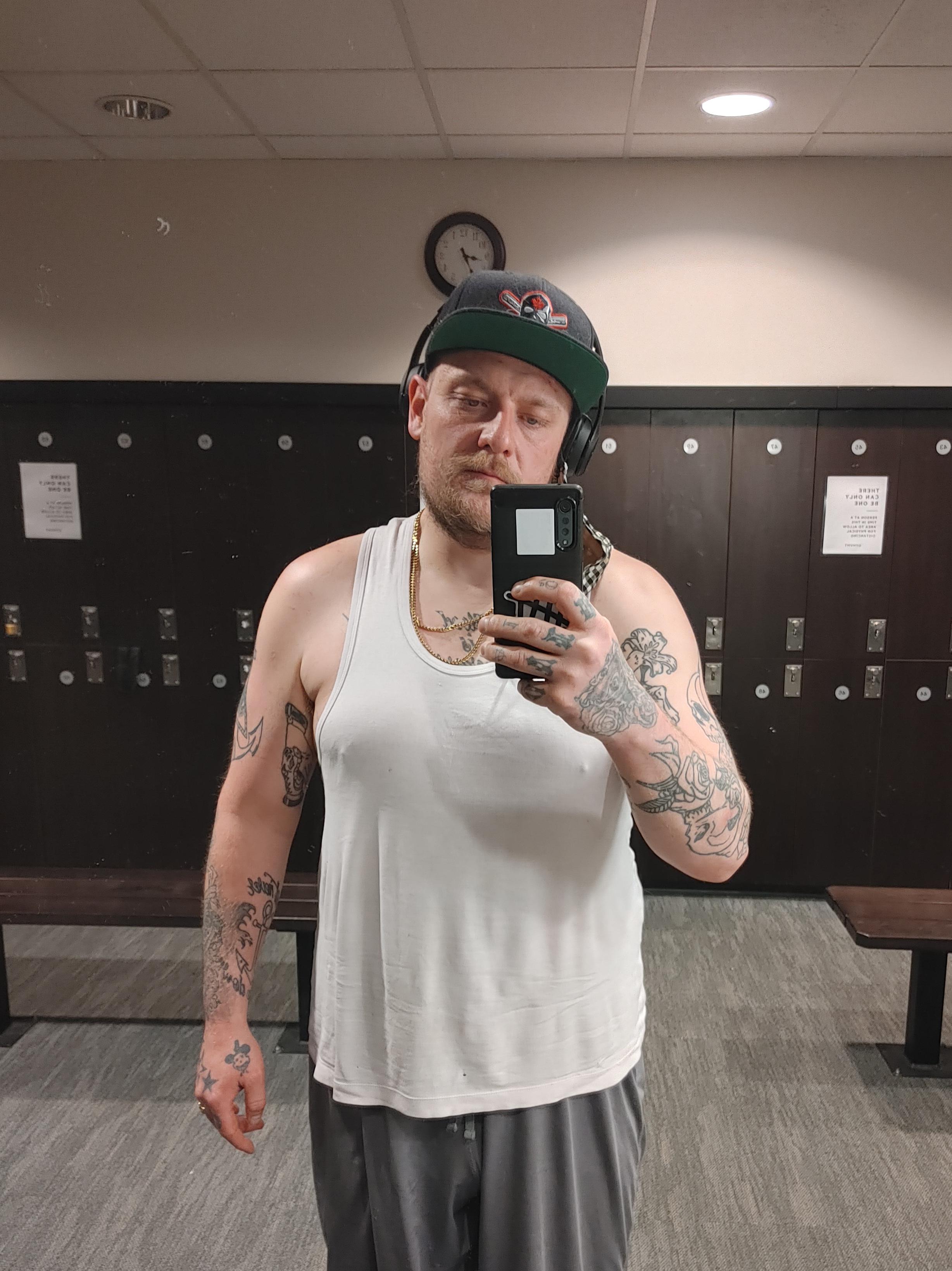 Sfw post but check my profile 😈😈 | Scrolller