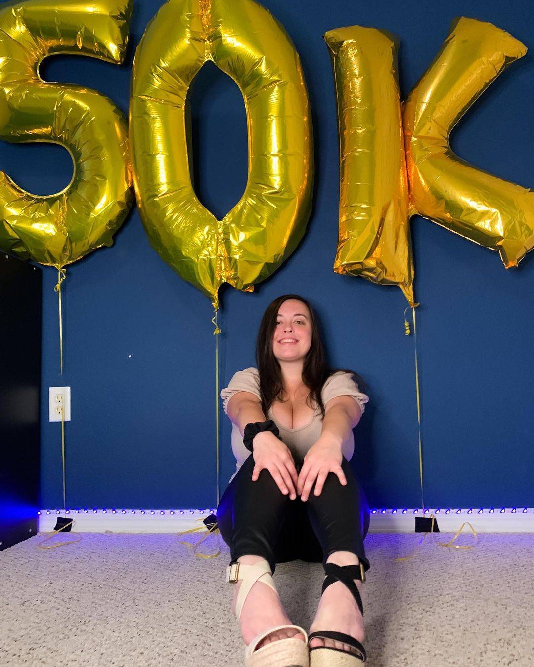 She achieved 50K fans | Scrolller