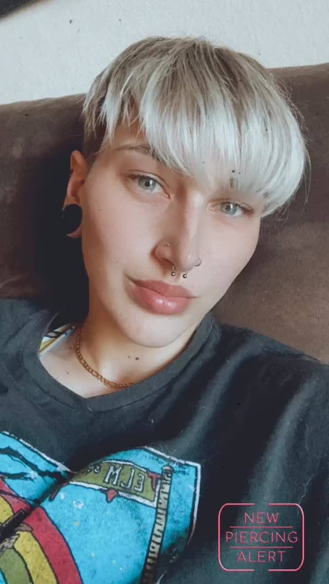 She got a new piercing | Scrolller