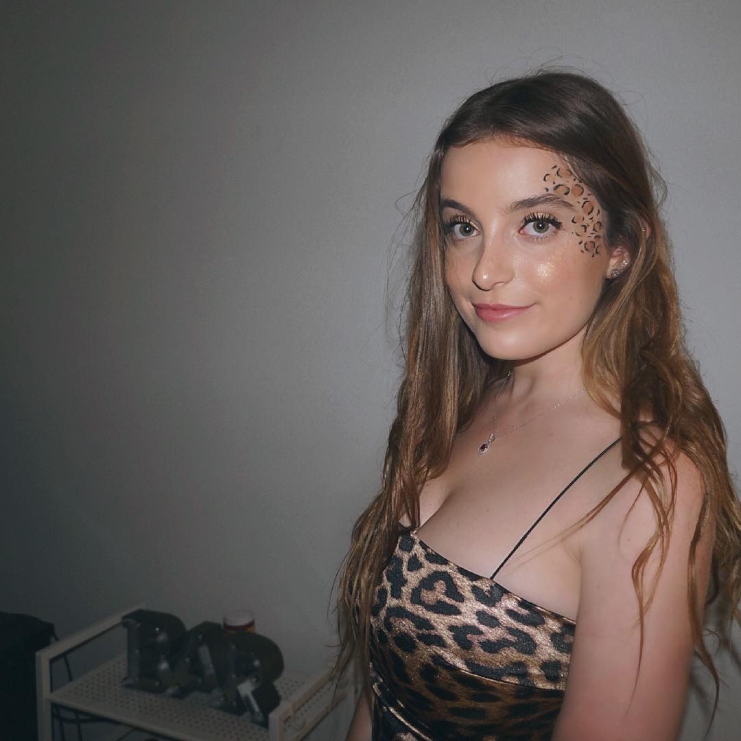 She has it where it counts 👀 | Scrolller