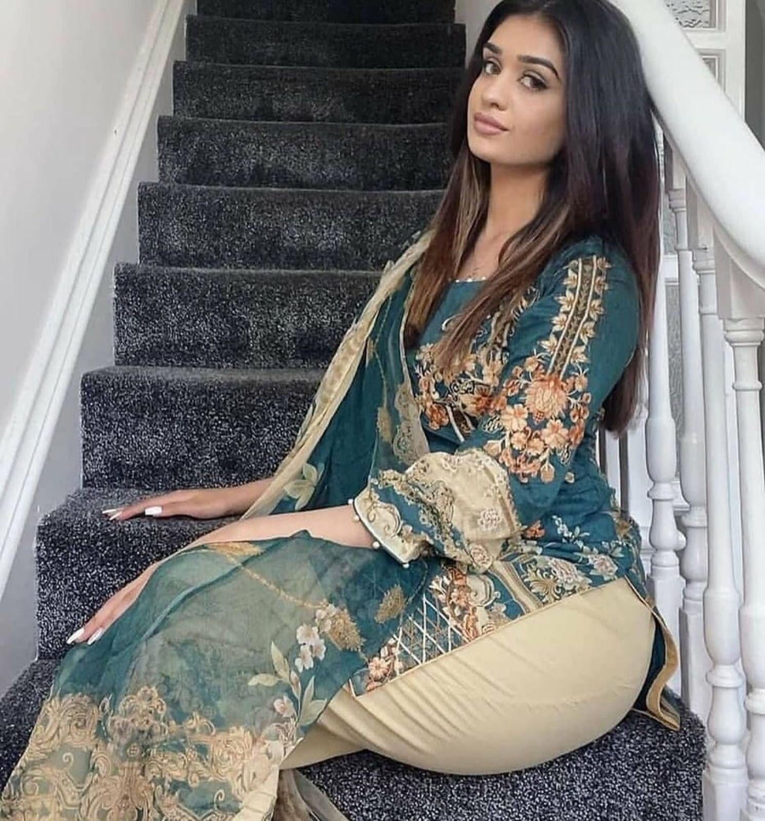 She is lit...🥰🥰 you guys think the same? | Scrolller