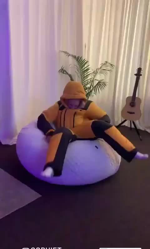 She is such a cute dork | Scrolller