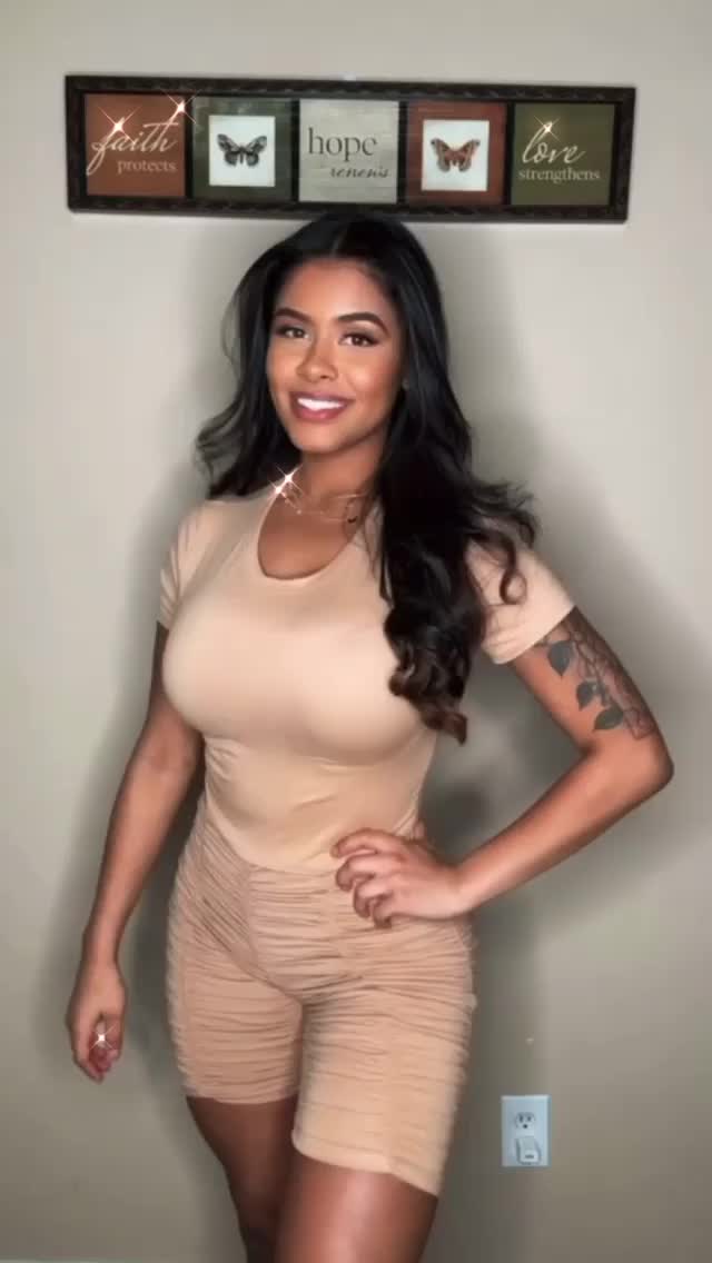 She Jiggles In All The Right Places | Scrolller